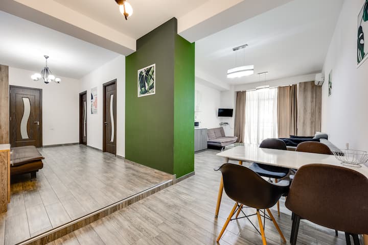 Elegant 2br Apt In The Heart Of Tbilisi - Tbilissi