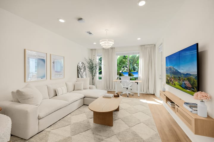 Jennie | Elegant Luxury Home In Irvine - Irvine, CA