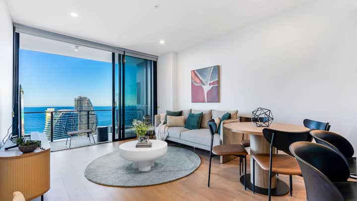 Sky View Broadbeach - Stunning Ocean Views, Wifi - Gold Coast