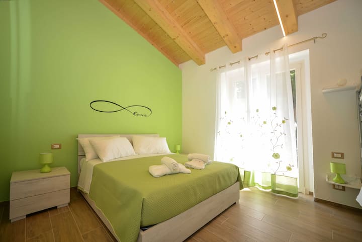 Appartamento Verso L'infinito; Colore E Poesia - Recanati