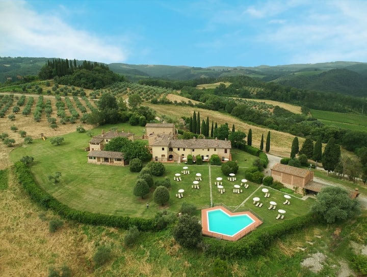 Farmhouses & Pool & Restaurant - San Gimignano