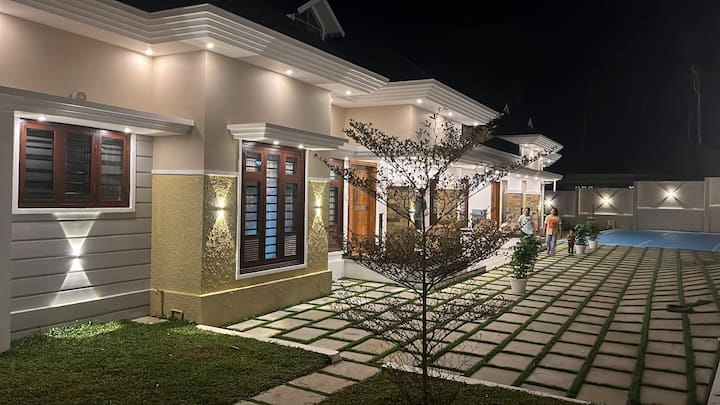 Twin Cottage - Thekkady