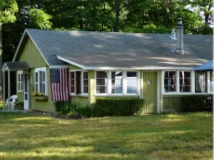 Cottage E Beachfront- 3 Bedroom - Elk Rapids, MI