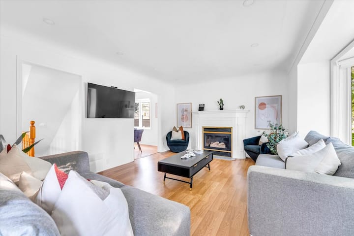 4bed South Oakville Home With Games Room - Oakville