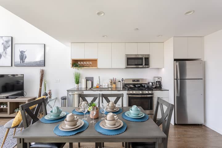 [Pool/jacuzzi/gym]penthouse 3 Queen Bds/2 Bths - West Hollywood, CA