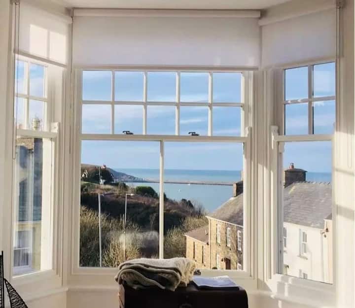 A Stunning 2 Bedroom Apartment - Fishguard