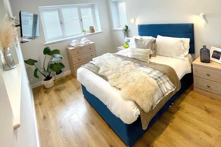 Modern 1 Bed Apartment Sleeps 2 - Aberystwyth