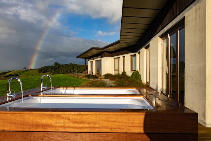 Off-grid Luxury - Soak In The View! - Northland