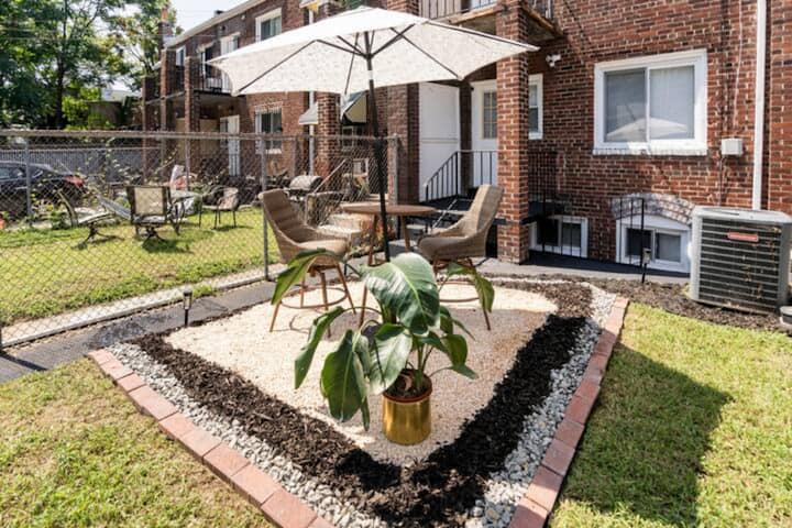 Spacious Oasis In Greater Navy Yard (4bd + 2br) - Washington D. C., DC