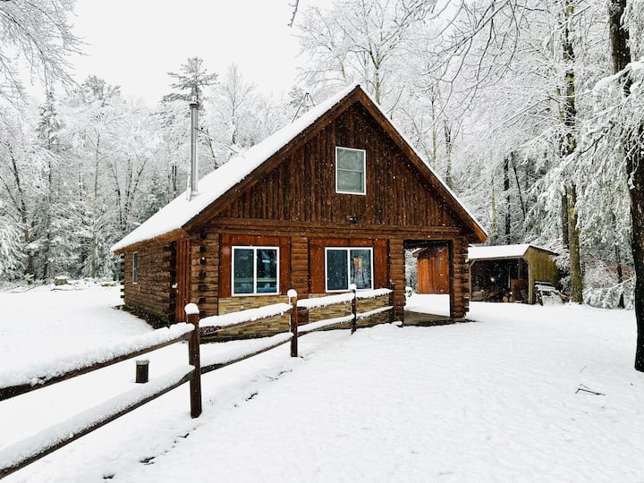 Catskills Log Cabin: Hot Tub: Fire Place: Fire Pit - Resorts World Catskills