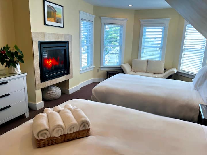 Lotus Provincetown Inn - Room 36 - Provincetown, MA