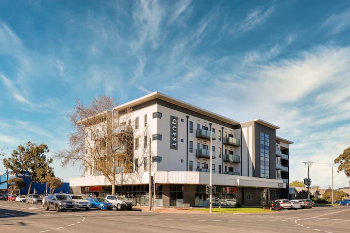 Quest Werribee- 2 Bedroom Apt - Werribee