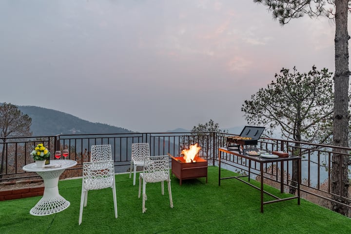Pet-friendly Villa W/ Outdoor Seating & Hill View - Kasauli
