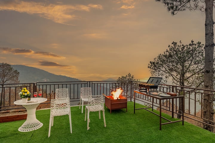 Pet-friendly Villa W/ Outdoor Seating & Hill View - Kasauli