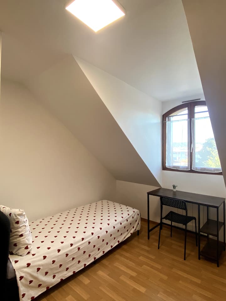 Une Chambre Privée - Massy
