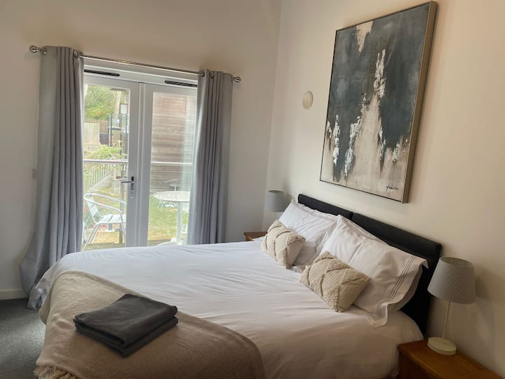 Pet-friendly House | Steps From Beach & Village - Porthtowan