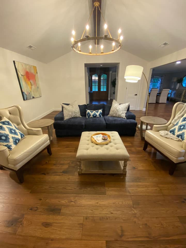 Large And Luxurious Space! - Brentwood, TN