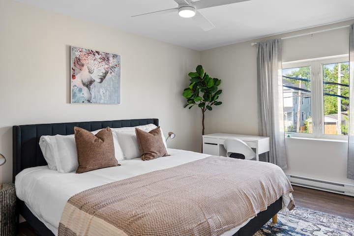 1 Bdr Suite W/ King Bed*long-term Stays Welcome - Moncton