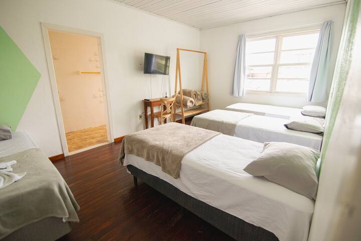 Quarto Quádruplo Sem Ac Araucária Hostel E Pousada - São Bento do Sul