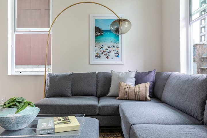 May Special! Amazing Location, Private Balcony - Coronado, CA