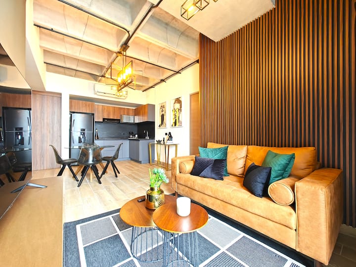 Glamorous 2-br Apt King Size W/pool + Parking +Gym - Monterrey