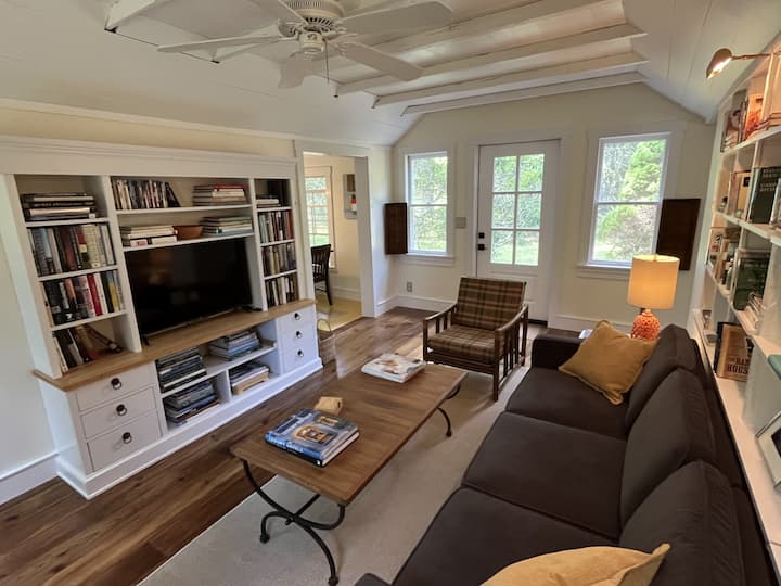 Fisherman's Cottage Near Harbor - The Hamptons, NY