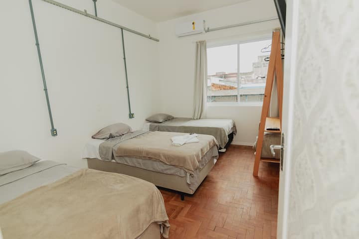 Quarto Triplo Com Ac Araucária Hostel E Pousada - São Bento do Sul