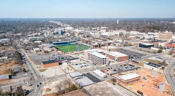 Downtown Condo With A Rocking View! - Thomasville, NC