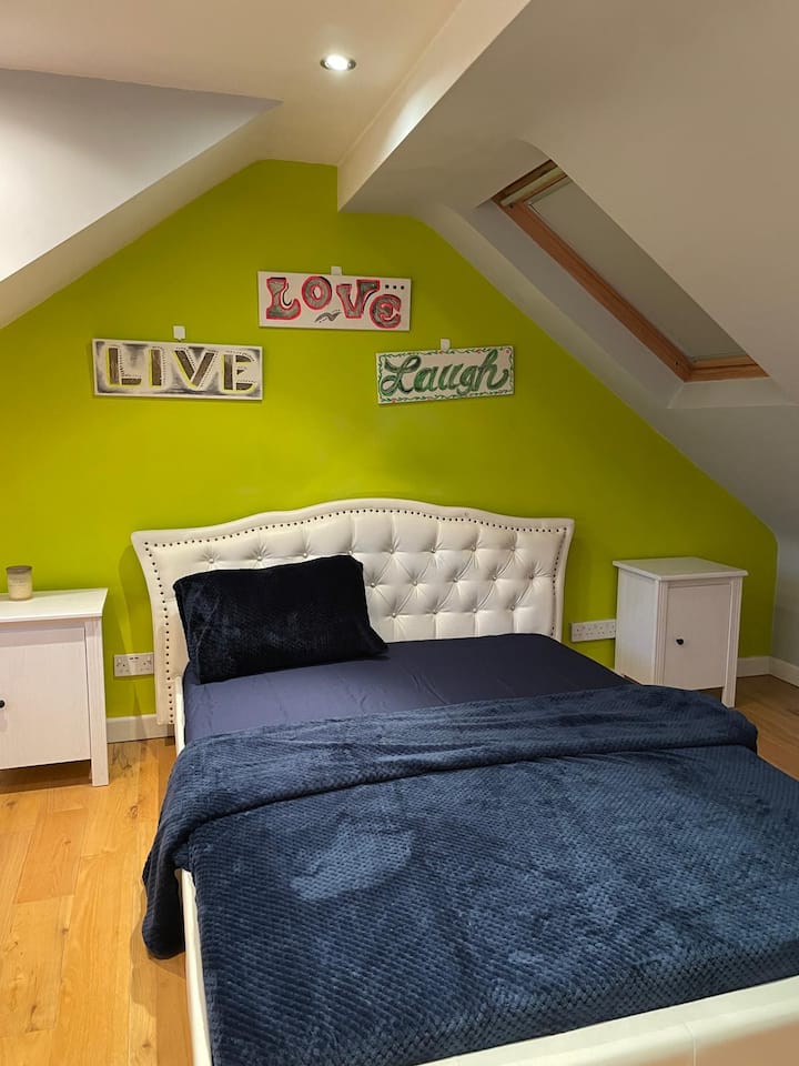 A Beautiful Spacious Double Room Ensuite - Romford