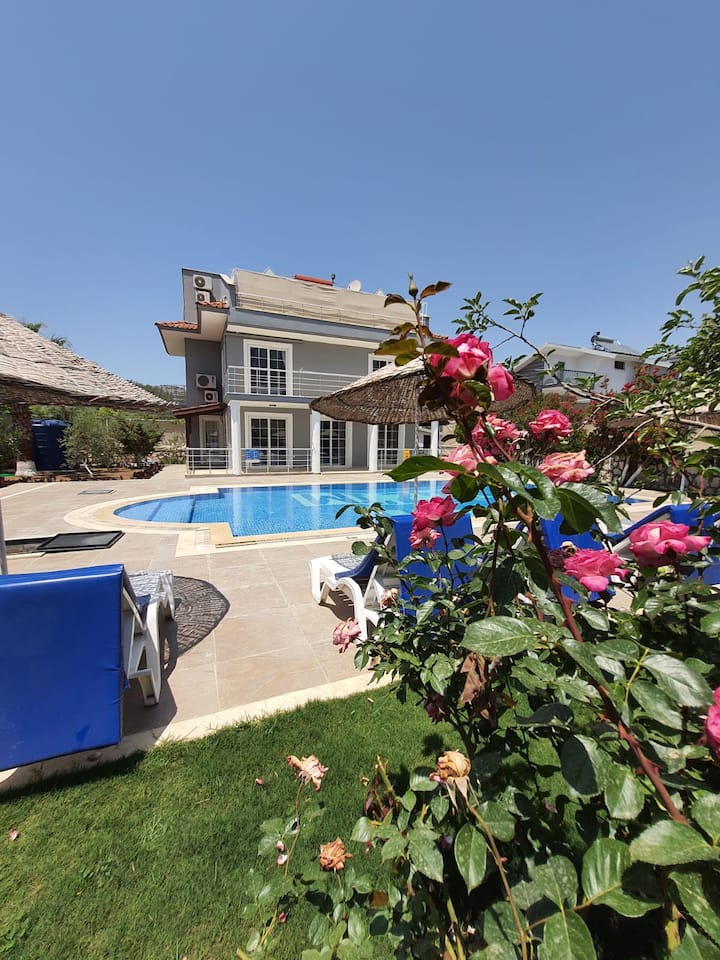 öLüdenize Yakın Büyük Villa - Ölüdeniz