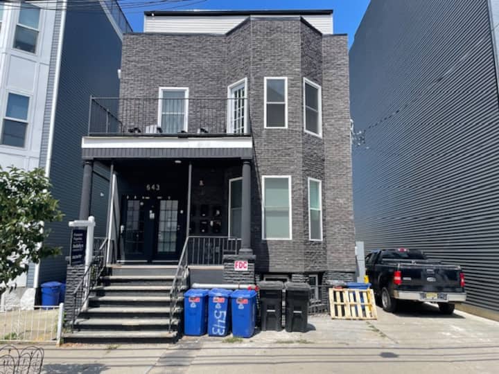 Newly Renovated 1bed/great Area - East Rutherford, NJ