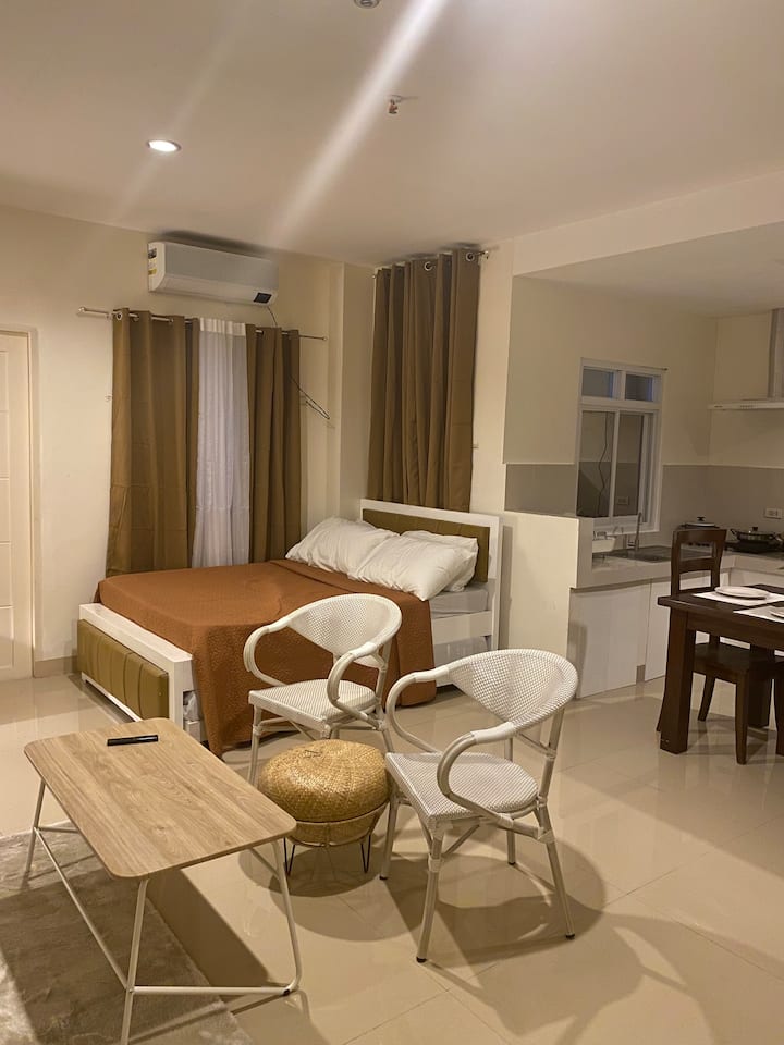 Family Room-with Kitchenette - Iligan City