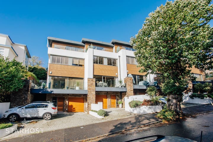Modern 4-bedroom House - Sandbanks