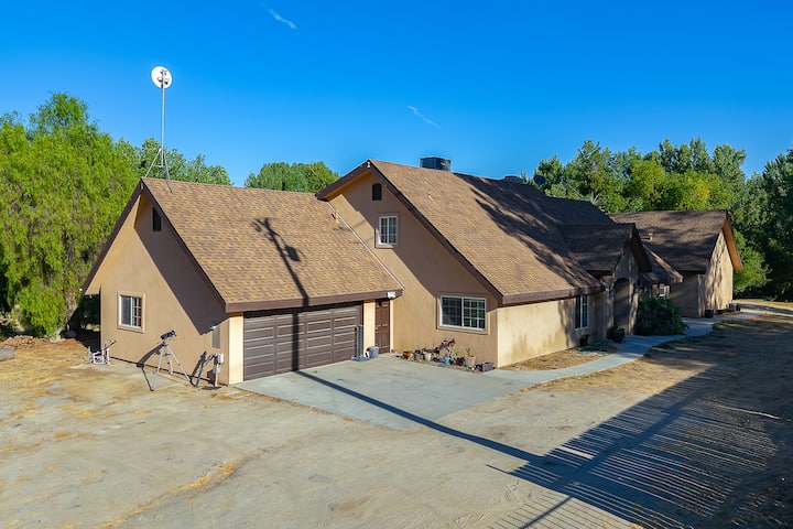 Spacious Riverfront House - Bakersfield, CA