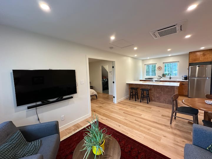 Alpenblick Suite, A Little Retreat In Nature - Courtenay, BC, Canada