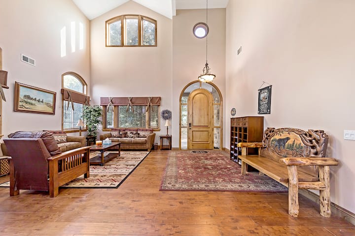 Lake Castle 5005 Sqft  Hot Tub&sauna,lake Views - Lake Gregory Regional Park, CA