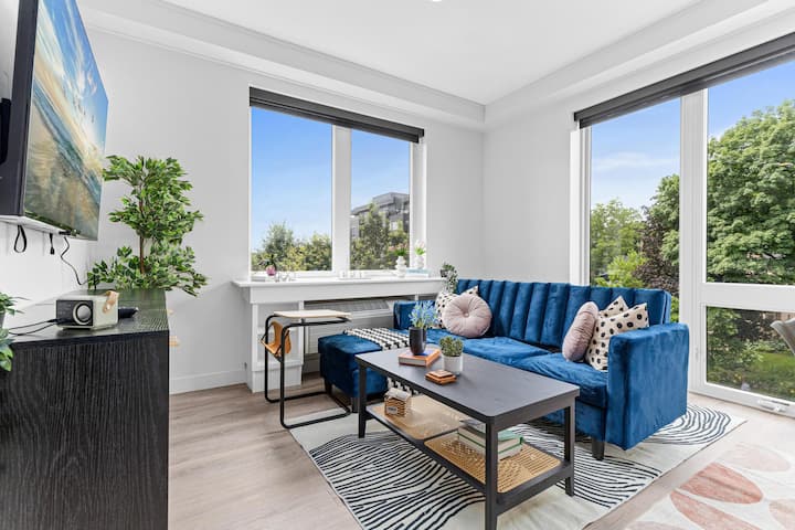 1bed 1bath + Gym | 10 Min Dt + Stadiums & Airport - Minneapolis, MN