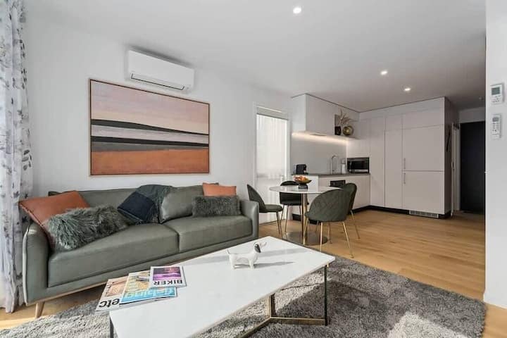 Explore Wanaka - Mountain Views, Riverside Locale - Wanaka