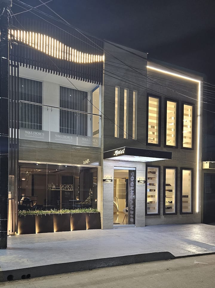 Waldor's Queen De La Selva - Leticia