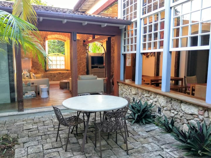 Belle Maison Dans Le Vieux Centre - Paraty