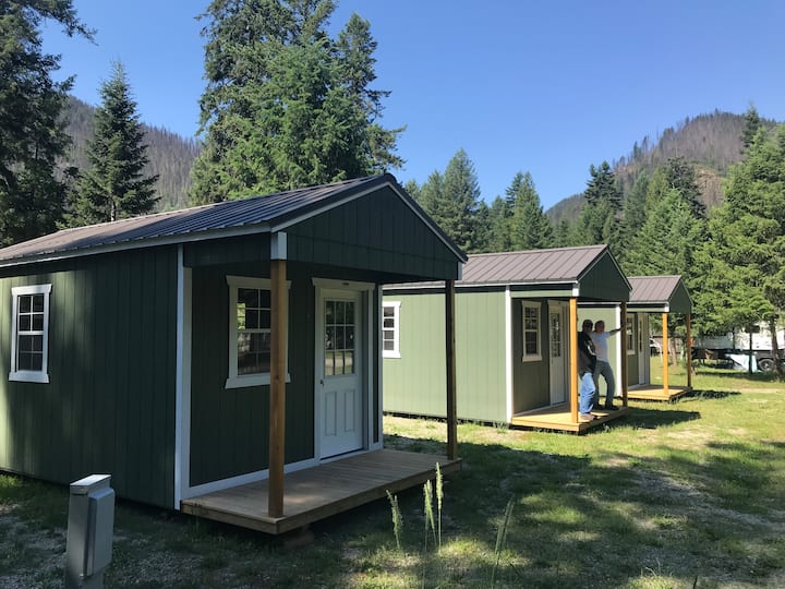 Harwood Family Cda River Cabins - Kellogg, ID