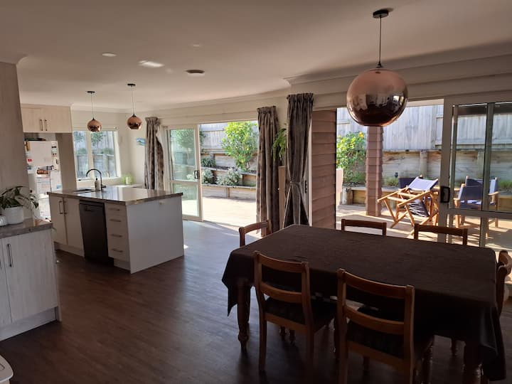 Modern Family Friendly House - Tauranga