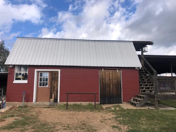 Norton Farm Stays - Barn Loft - Harrison, AR