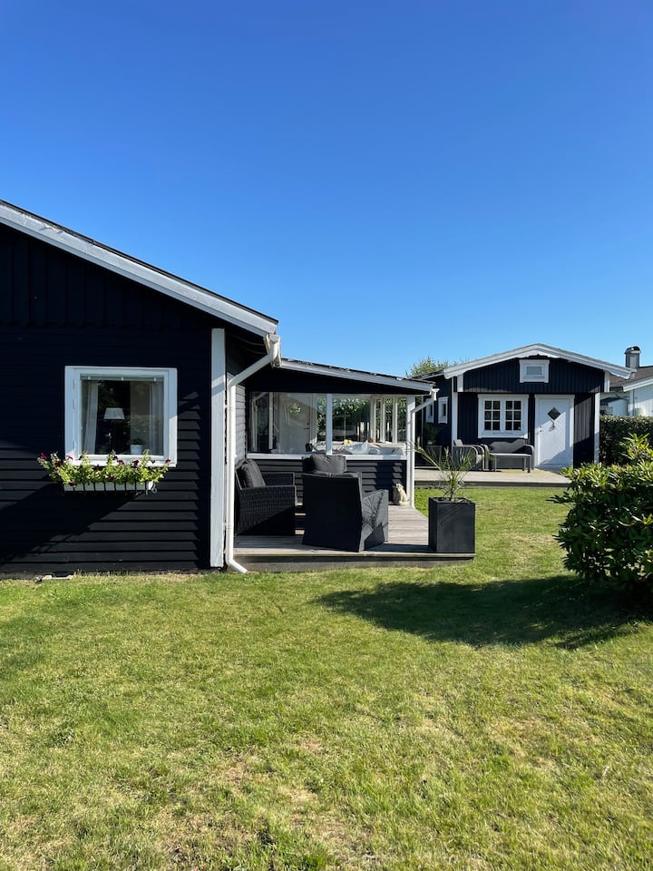 Stuga Med Bra Läge I Apelviken - Varberg