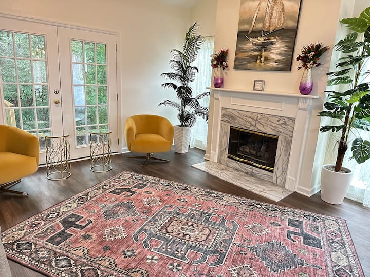 Lovely Townhouse With 3 Bedrooms & 3 Private Baths - Hoover, AL