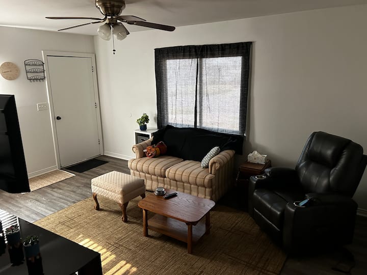 Cozy 2 Bed For A Quiet Retreat - Rapid City, SD