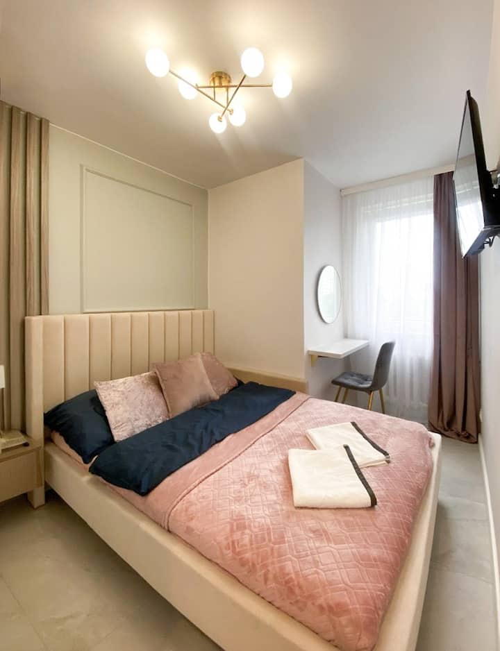 Emili Plater Apt. Air Condition In Suberb Location - Warsaw