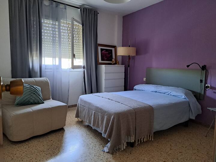 Habitación Minimalista - Reus