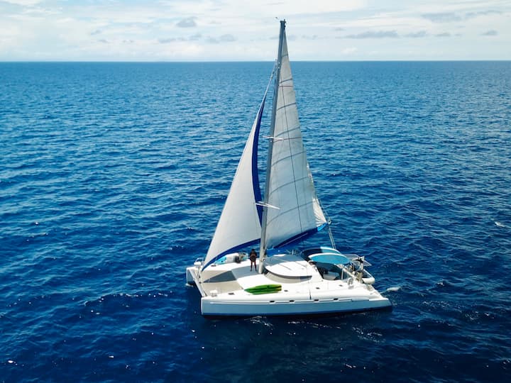 Cabine Double Sur Catamaran + Pointe Avant - Nouméa