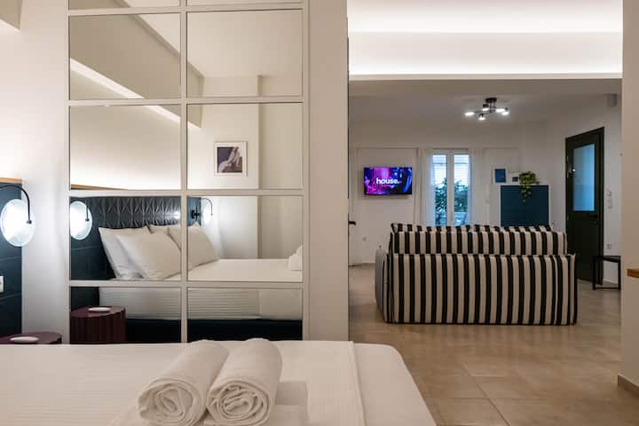 Key Garden Suite - Kalamata